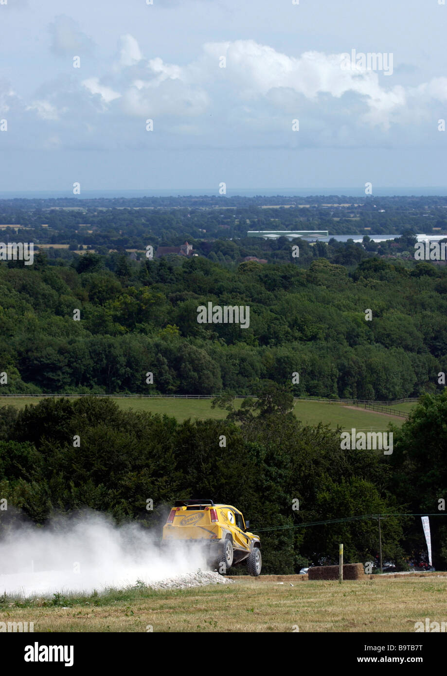 Bowler wildcat off road 4x4 Banque de photographies et d’images à haute ...