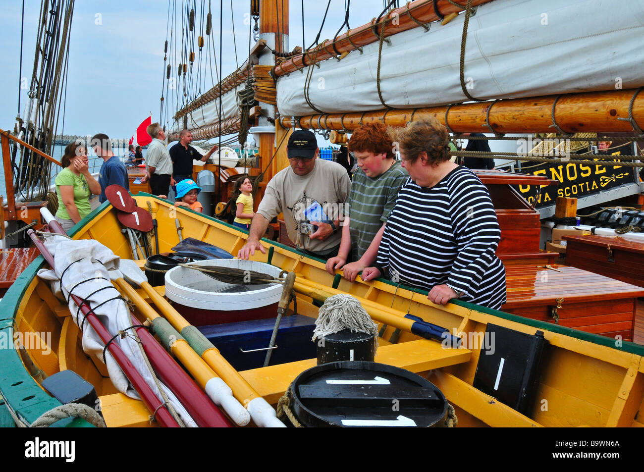 La Nouvelle-Écosse célèbre schooner Bluenose II visiter les Iles de la ...
