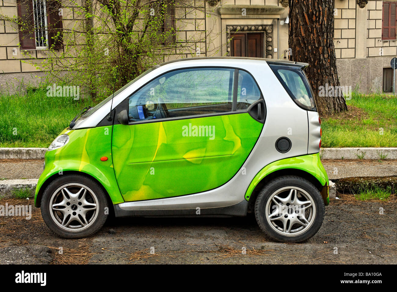 Green car Banque de photographies et d’images à haute résolution - Alamy