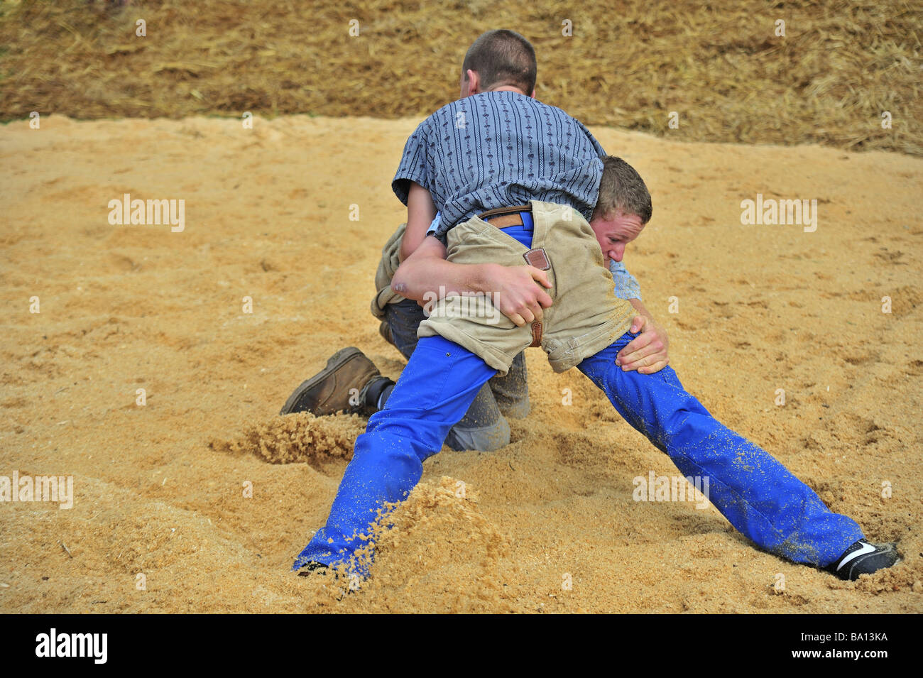 Swiss wrestling schwingen Banque de photographies et d’images à haute ...