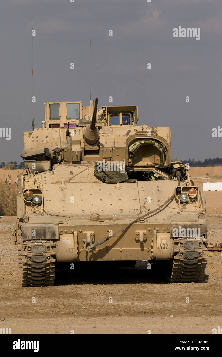 M3 bradley fighting vehicle Banque de photographies et d’images à haute ...