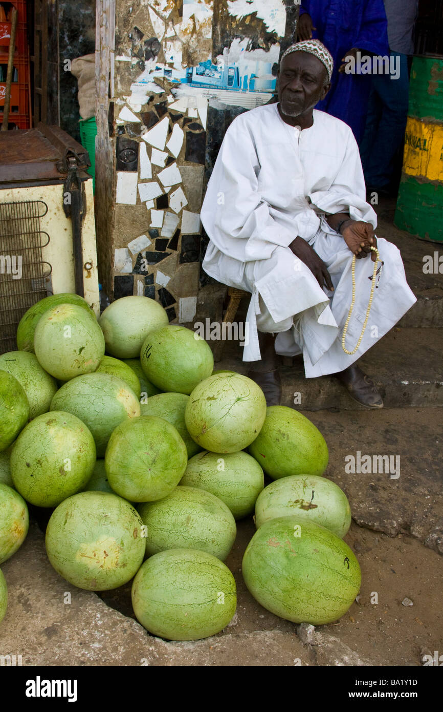 Marché aux fruits dakar Banque de photographies et d’images à haute ...