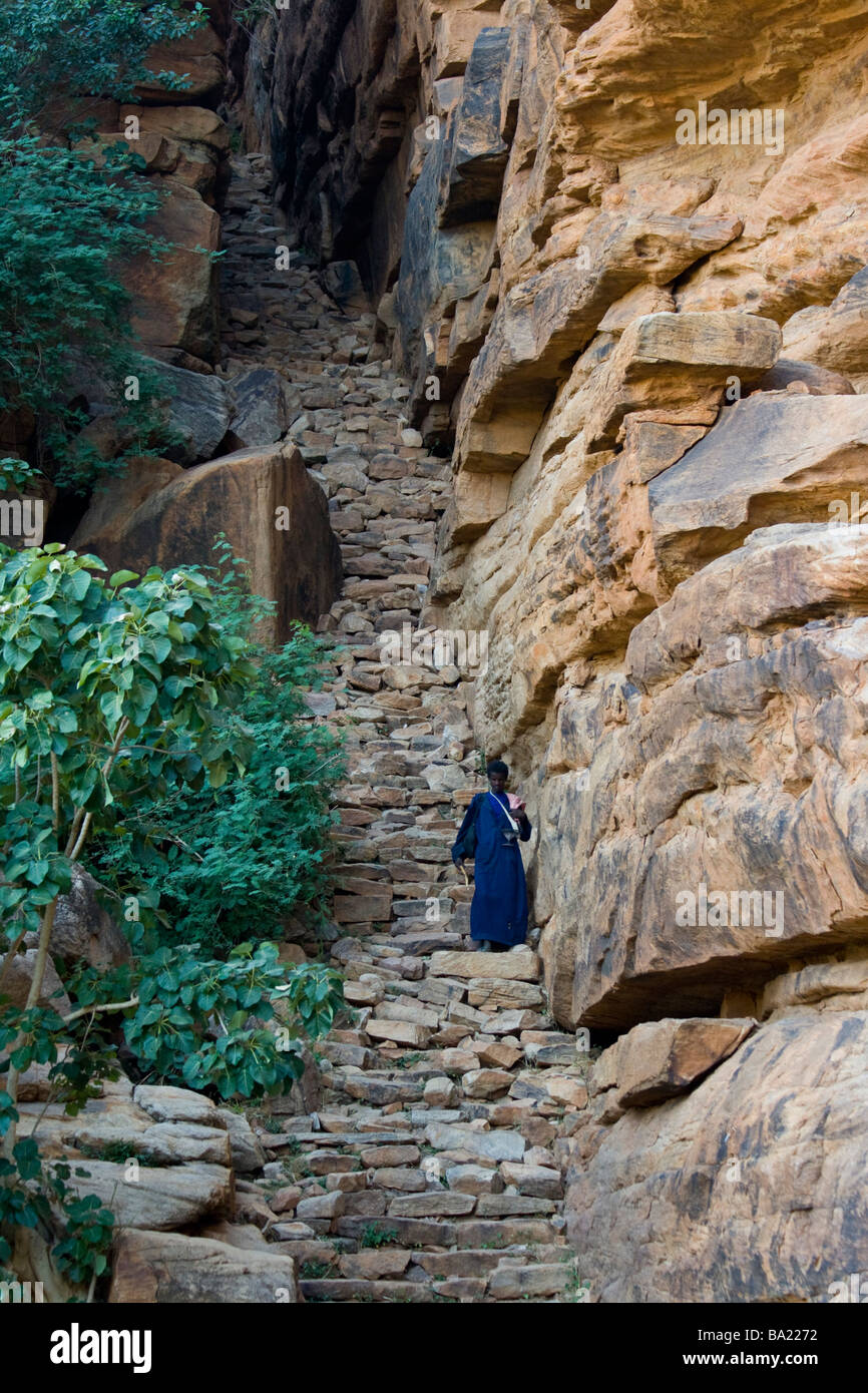 Peul musulman dans l'Escalier de Banani Village en Pays Dogon au Mali ...