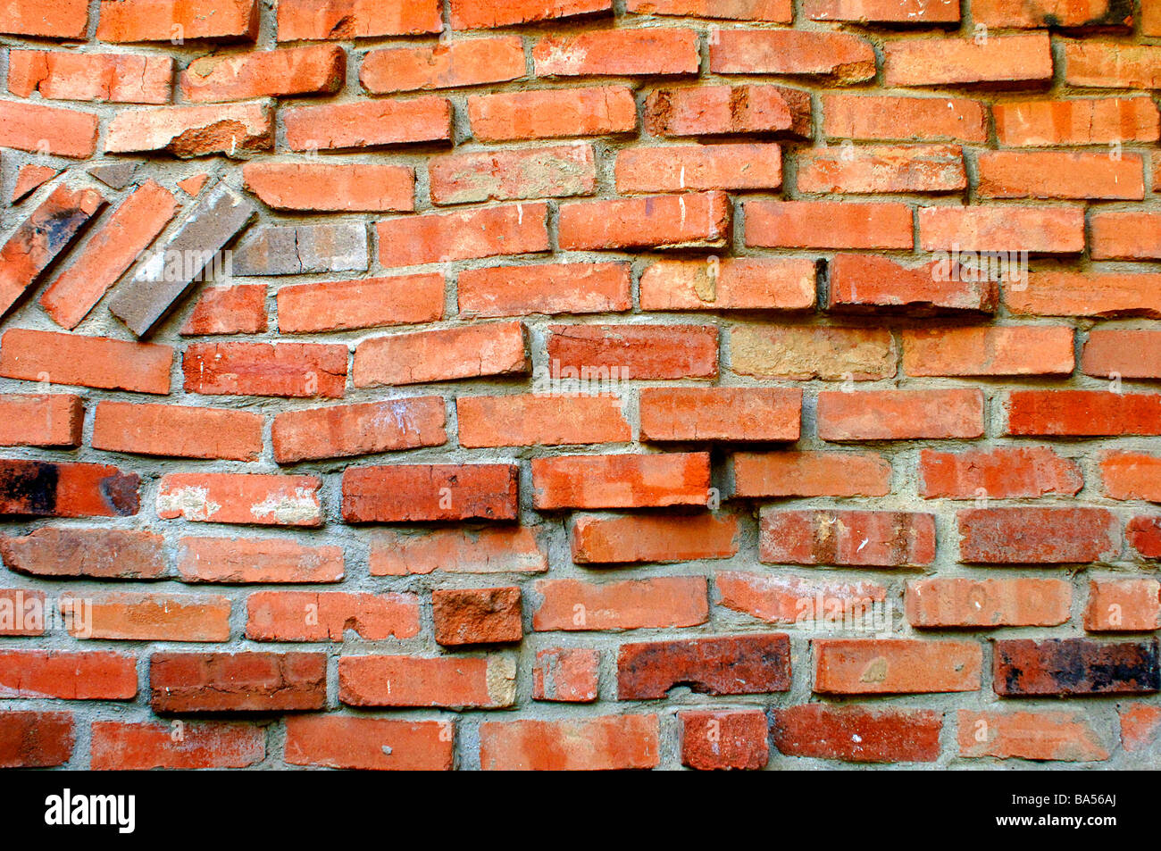 Briques rouges en terre cuite Banque d'image et photos - Alamy