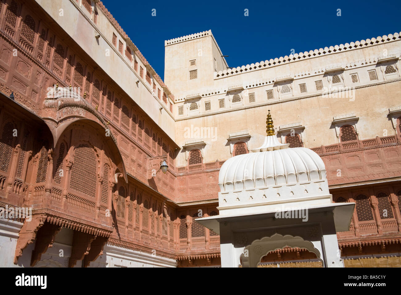 Karan mahal junagarh fort bikaner Banque de photographies et d’images à ...