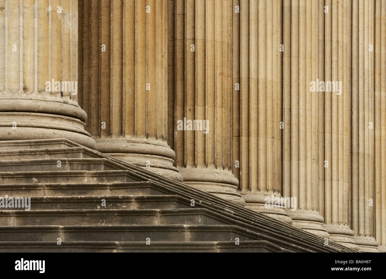 Détail des colonnes colonne-hall construction architecture colonnade en ...