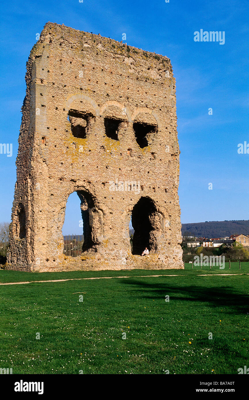 France, Saône et Loire, Autun, le temple de Janus Photo Stock - Alamy
