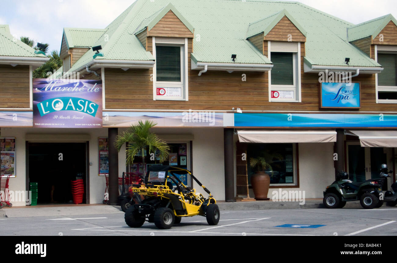L'Oasis supermarché dans petit immeuble moderne centre commercial ...