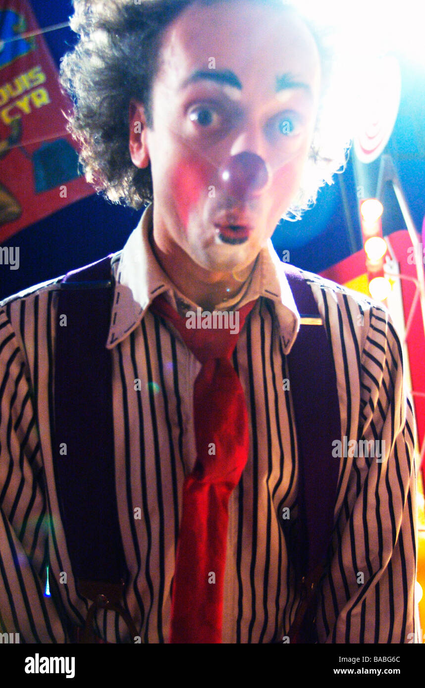 Circus clown looking camera Banque de photographies et d’images à haute ...