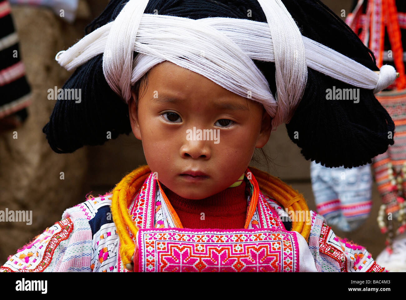 Costumes hmong de fleurs Banque de photographies et d’images à haute ...