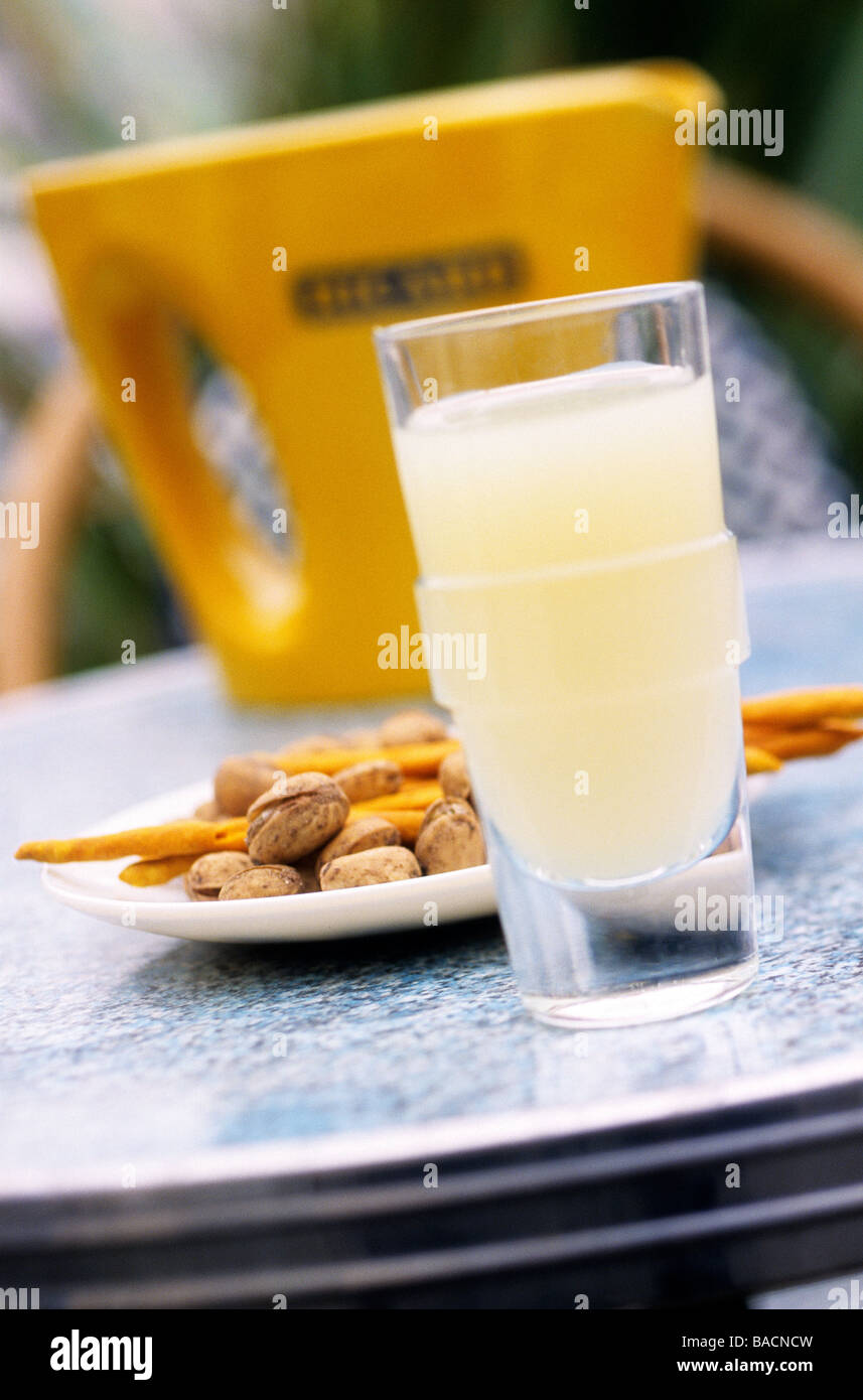 Pastis aperitif Banque de photographies et d’images à haute résolution ...