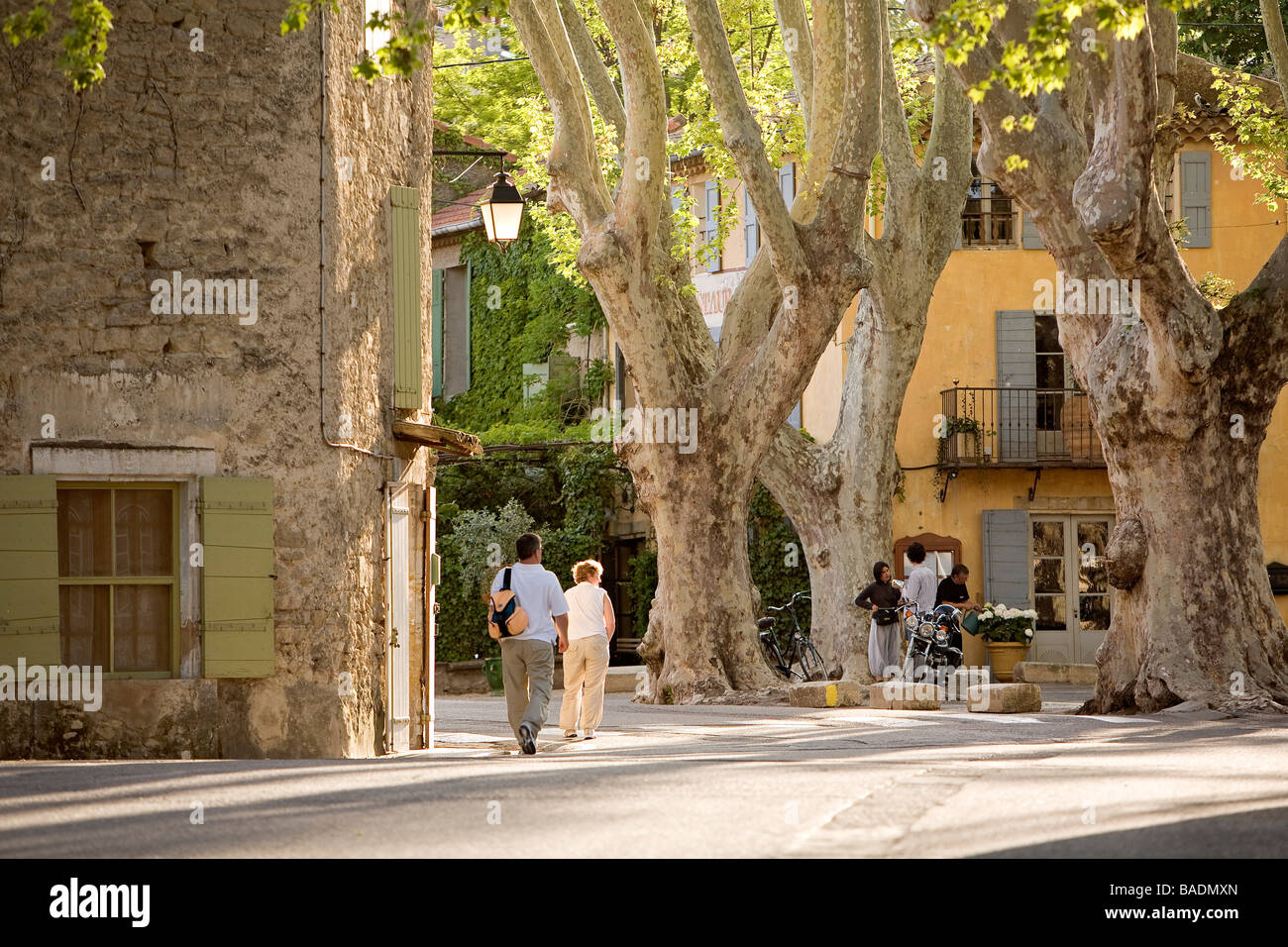 Façade cucuron vaucluse luberon france Banque de photographies et d ...