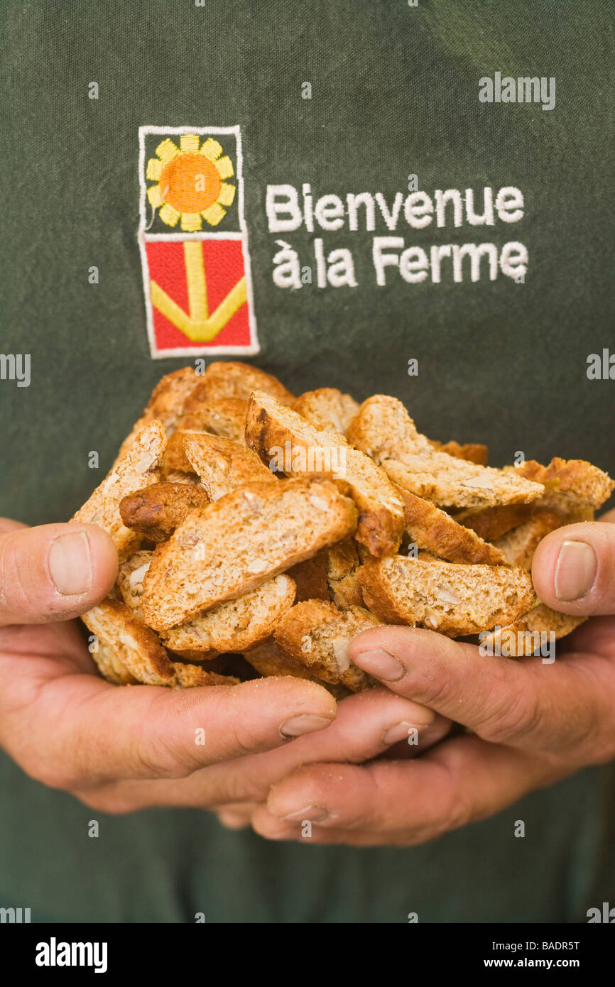 La France, Gard, bouquet, les amandes du Mont Bouquet à Jean Hager, la ...