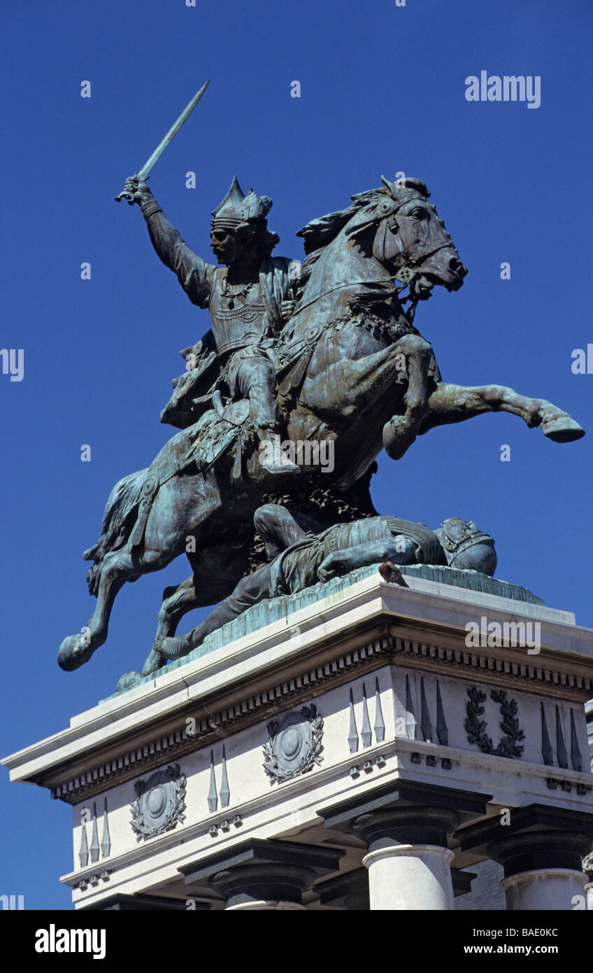 France, Puy de Dome, Clermont Ferrand, Place de Jaude, statue de ...