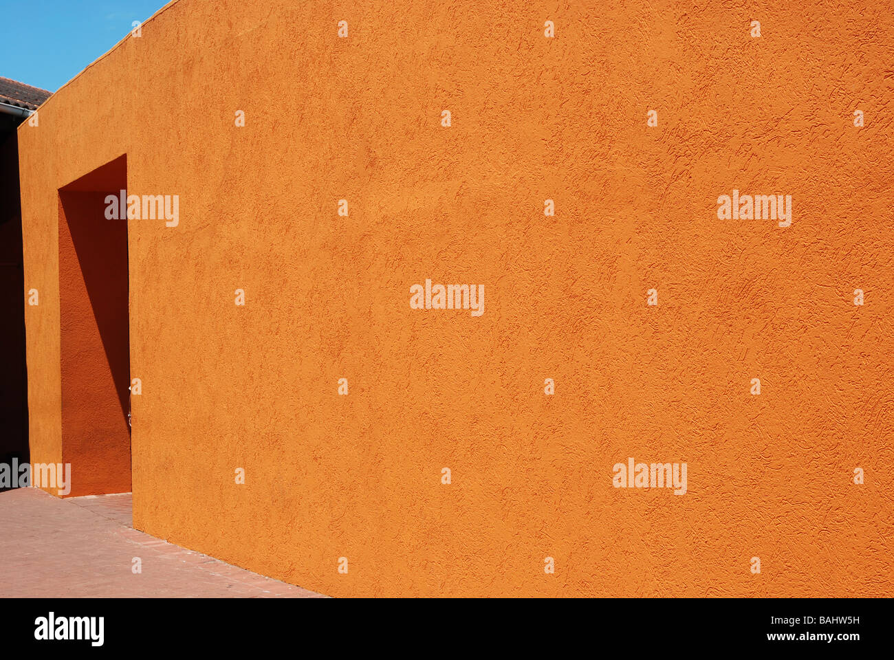 Mur orange vif Banque de photographies et d’images à haute résolution ...