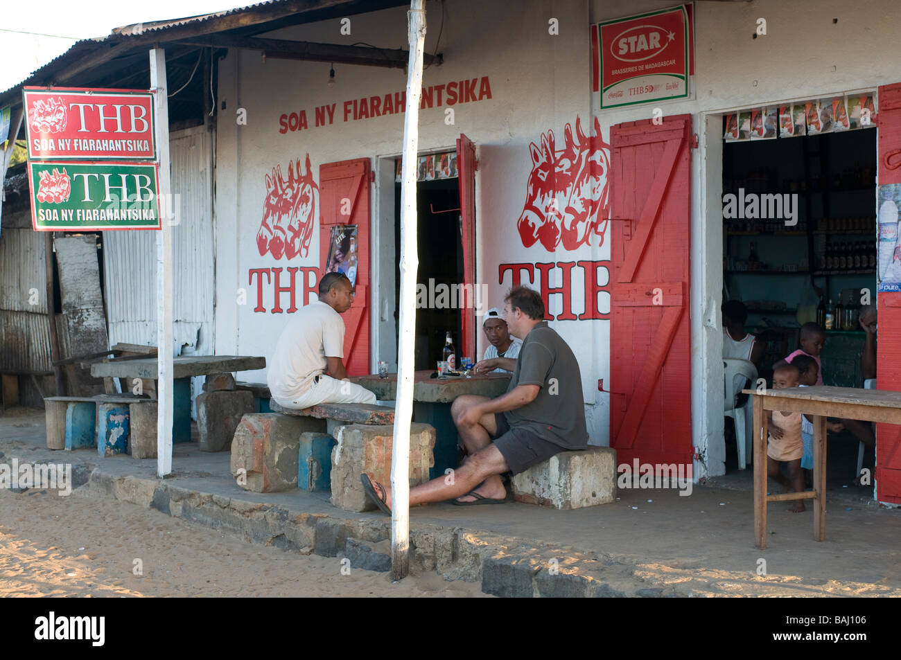 Petit restaurant typique de Diego Suarez Madagascar Afrique du ...