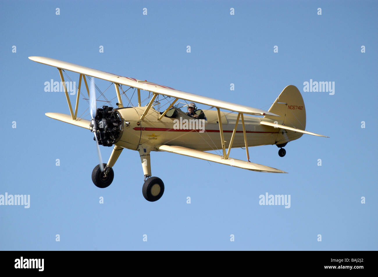 Kermit Weeks (b. 14 juillet 1954 - ) est un fan d'aviation, pilote, et ...