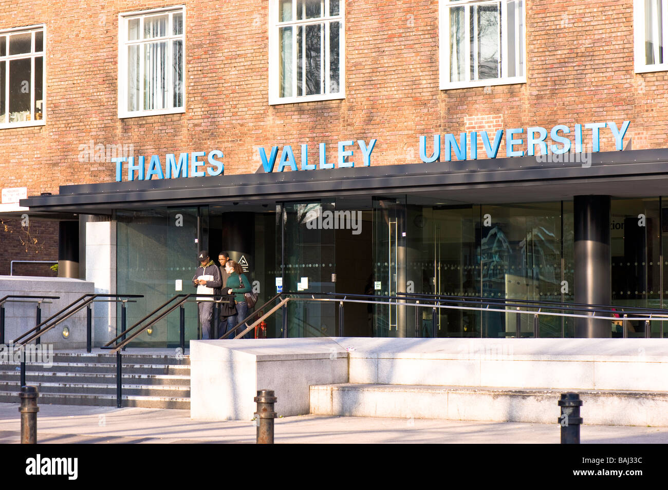 Thames valley university Banque de photographies et d’images à haute ...