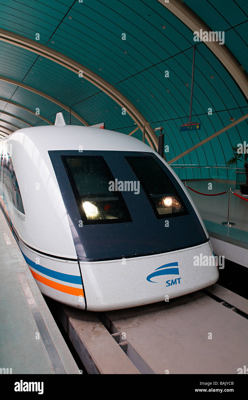 La Chine, Shanghai, train à sustentation magnétique MagLev (lévitation ...