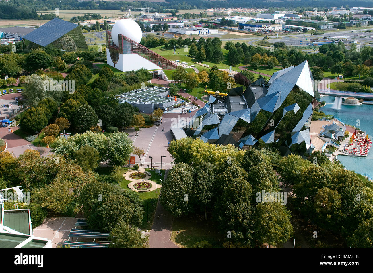 Futuroscope building Banque de photographies et d’images à haute ...