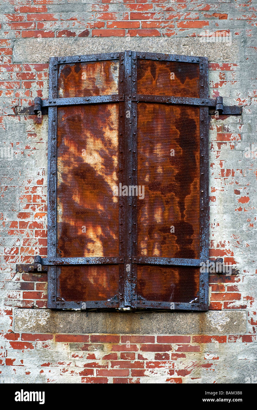 Fer rouillé rouille volets acier mur arrêt ruine antique vieux bâtiment ...