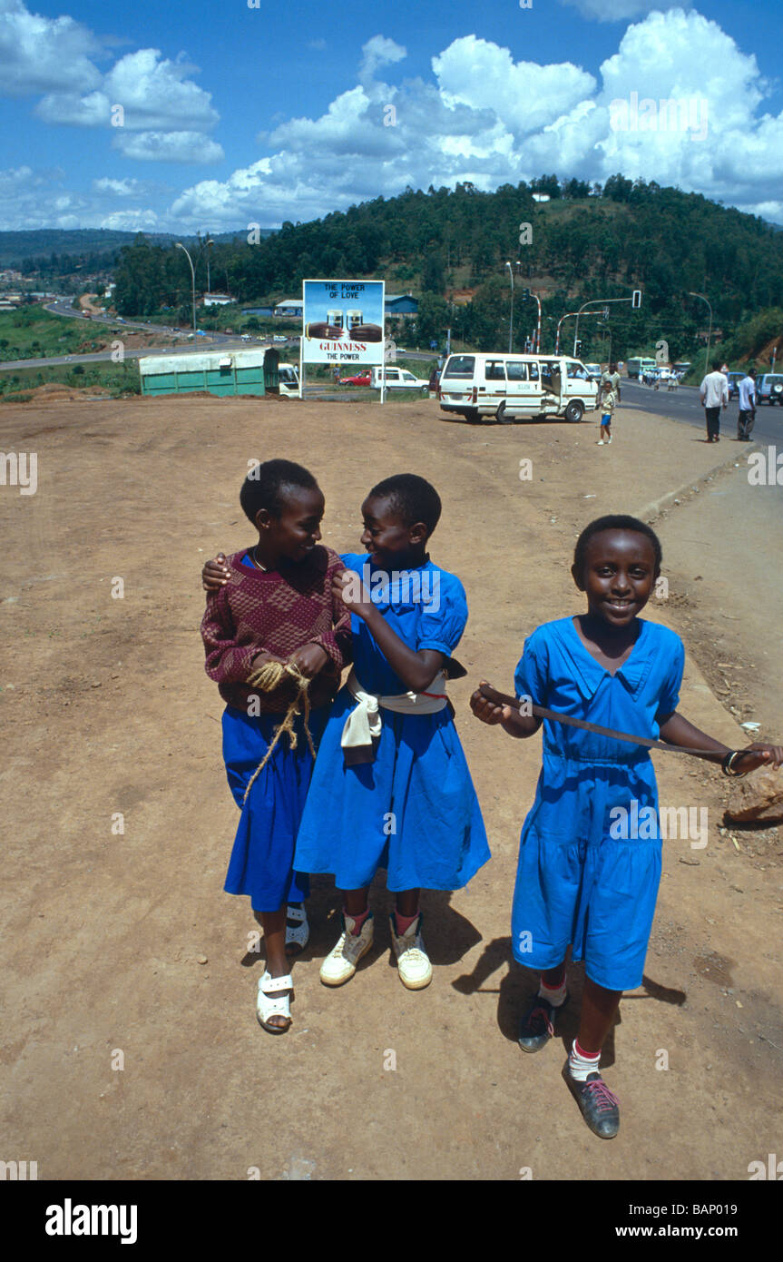 Filles rwandaises Banque de photographies et d’images à haute ...