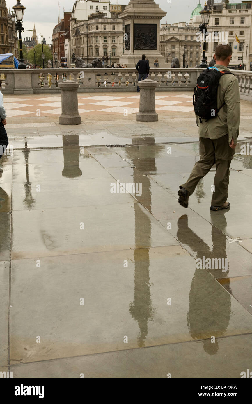 Parvis de imbibées d'eau La Galerie nationale avec le reflet de la ...
