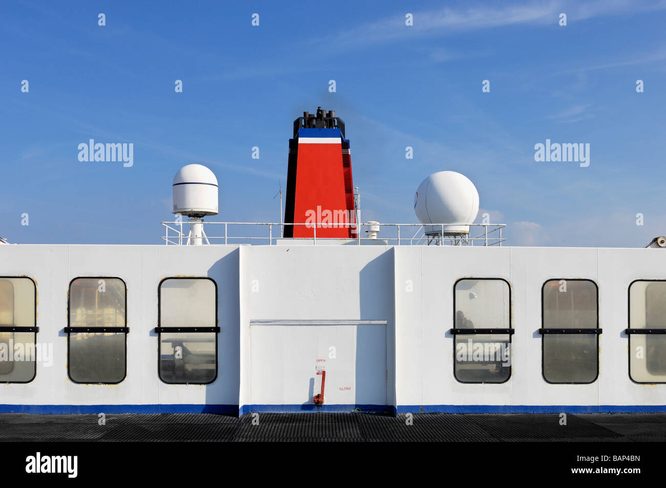 Pont de navire Banque de photographies et d’images à haute résolution ...
