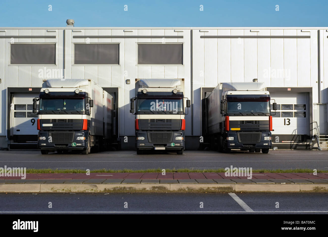 Gros camions Banque de photographies et d’images à haute résolution - Alamy