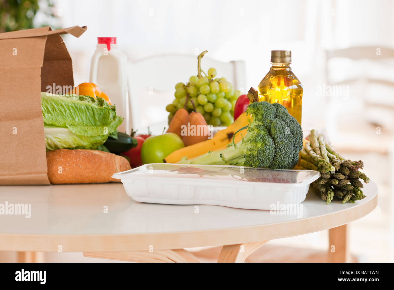 Sac en papier rempli Banque de photographies et d’images à haute ...