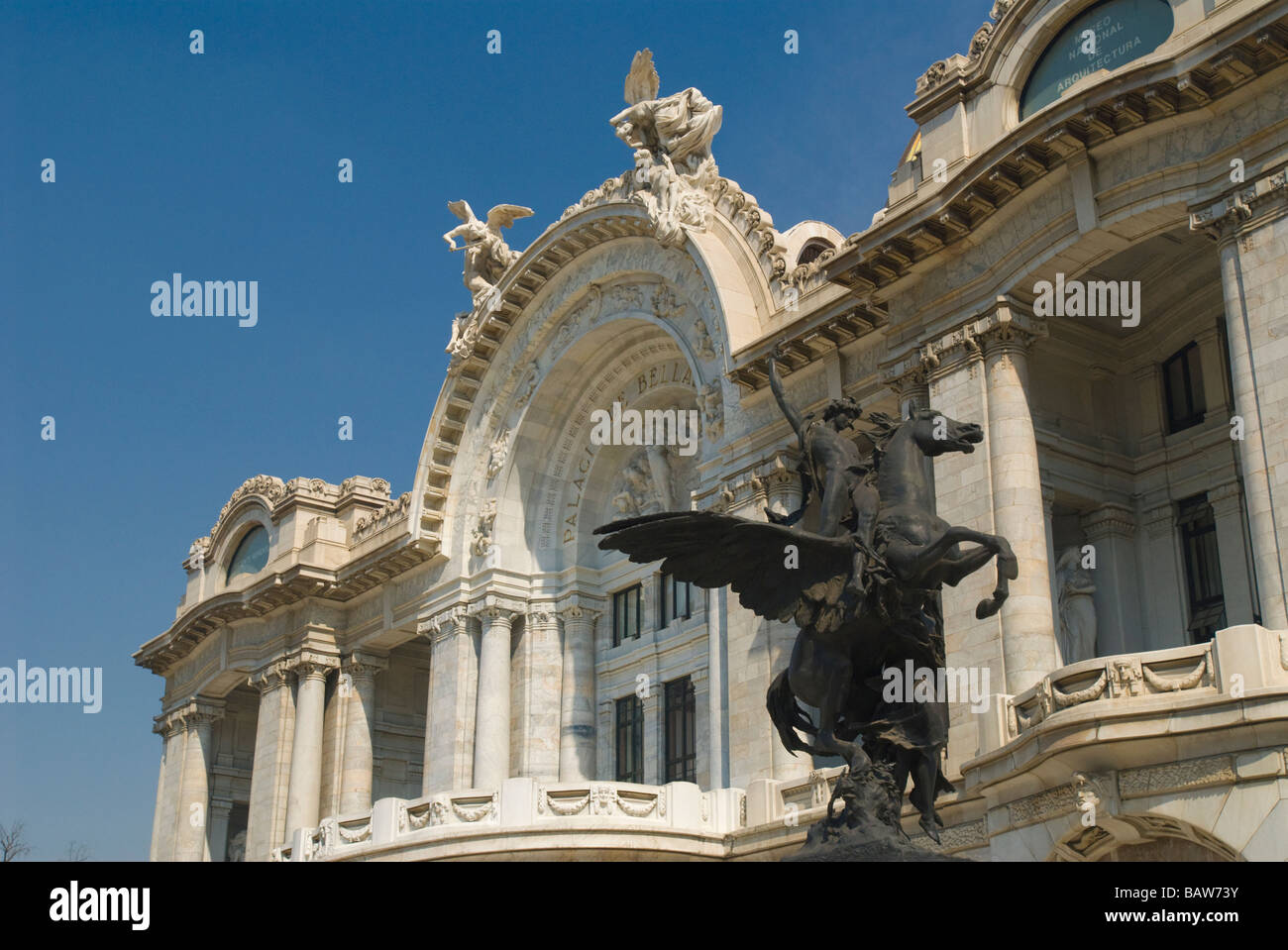 Adamo boari palacio beaux arts Banque de photographies et d’images à ...