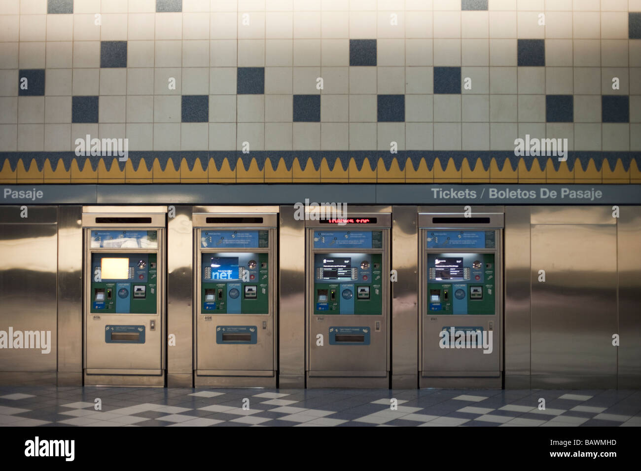 Metro ticket machine Banque de photographies et d’images à haute ...