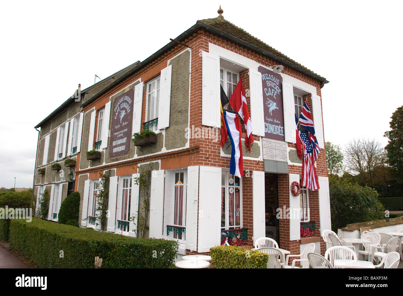 Cafe gondree Banque de photographies et d’images à haute résolution - Alamy