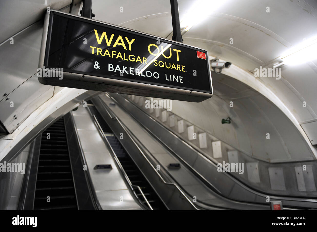 Trafalgar square underground station Banque de photographies et d ...