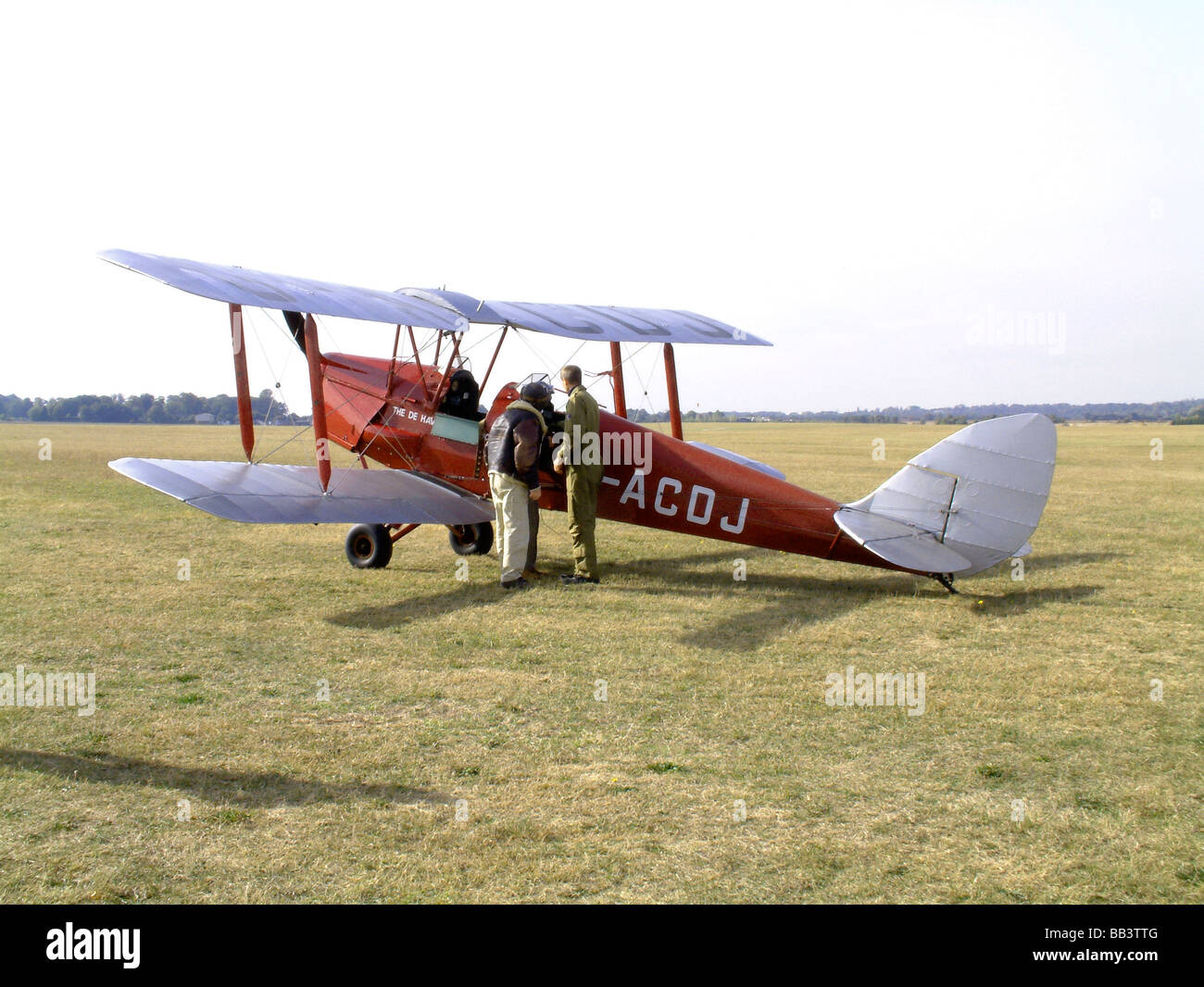 Avion biplan Banque de photographies et d’images à haute résolution - Alamy