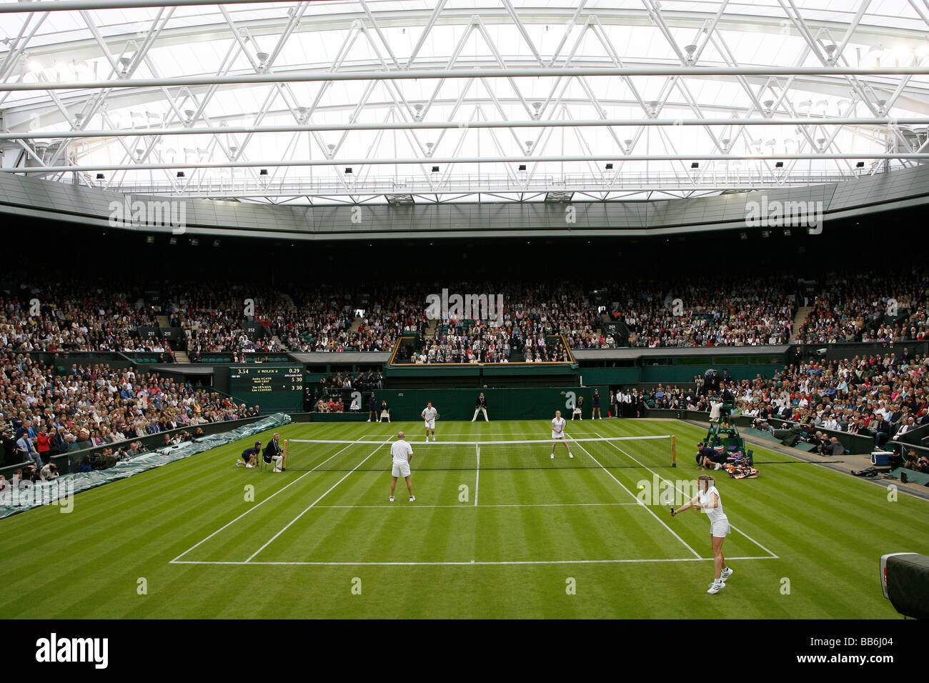 Pelouse sur le court central de wimbledon Banque de photographies et d ...