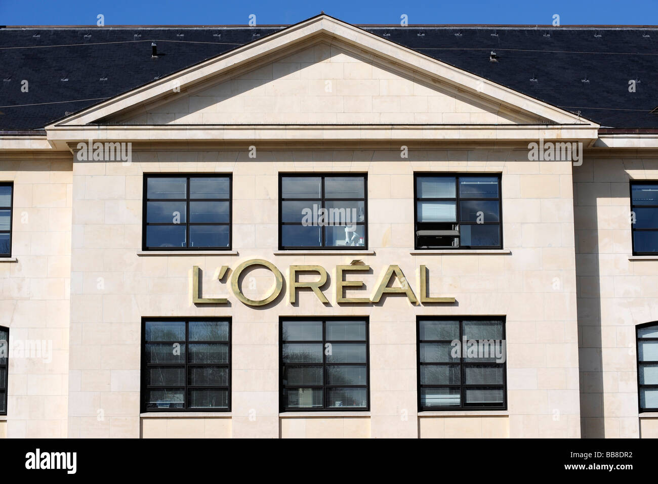 Loreal paris Banque de photographies et d’images à haute résolution - Alamy