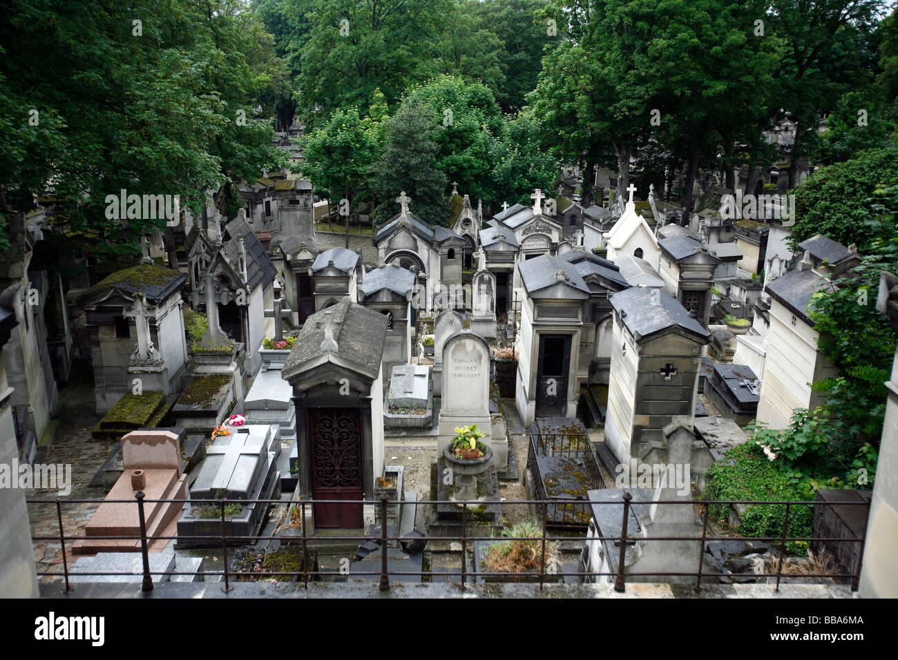 Cimetière français pere lachaise Banque de photographies et d’images à ...