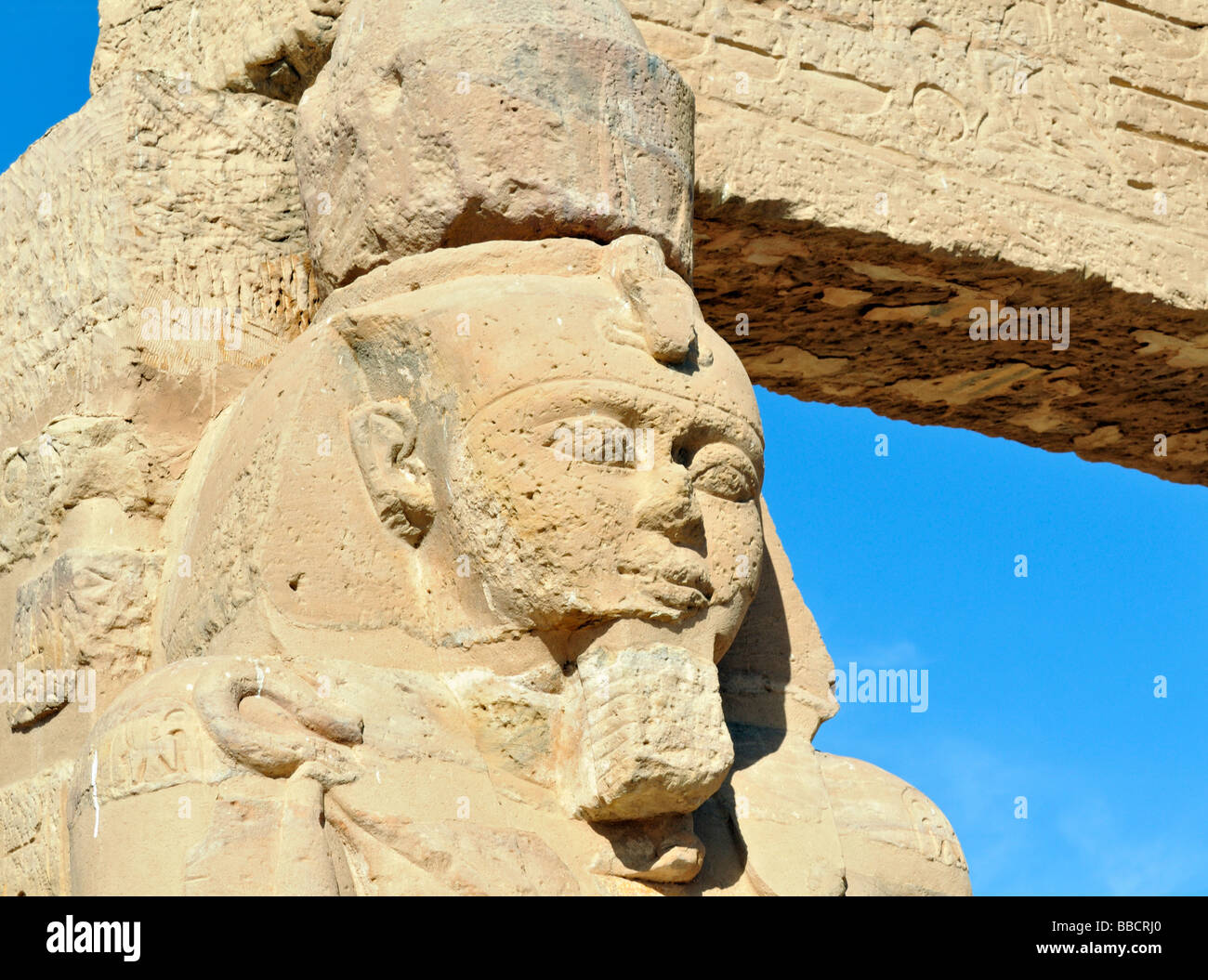Statue de Ramsès II La grande cour de l'ancienne au Gerf Hussein ...