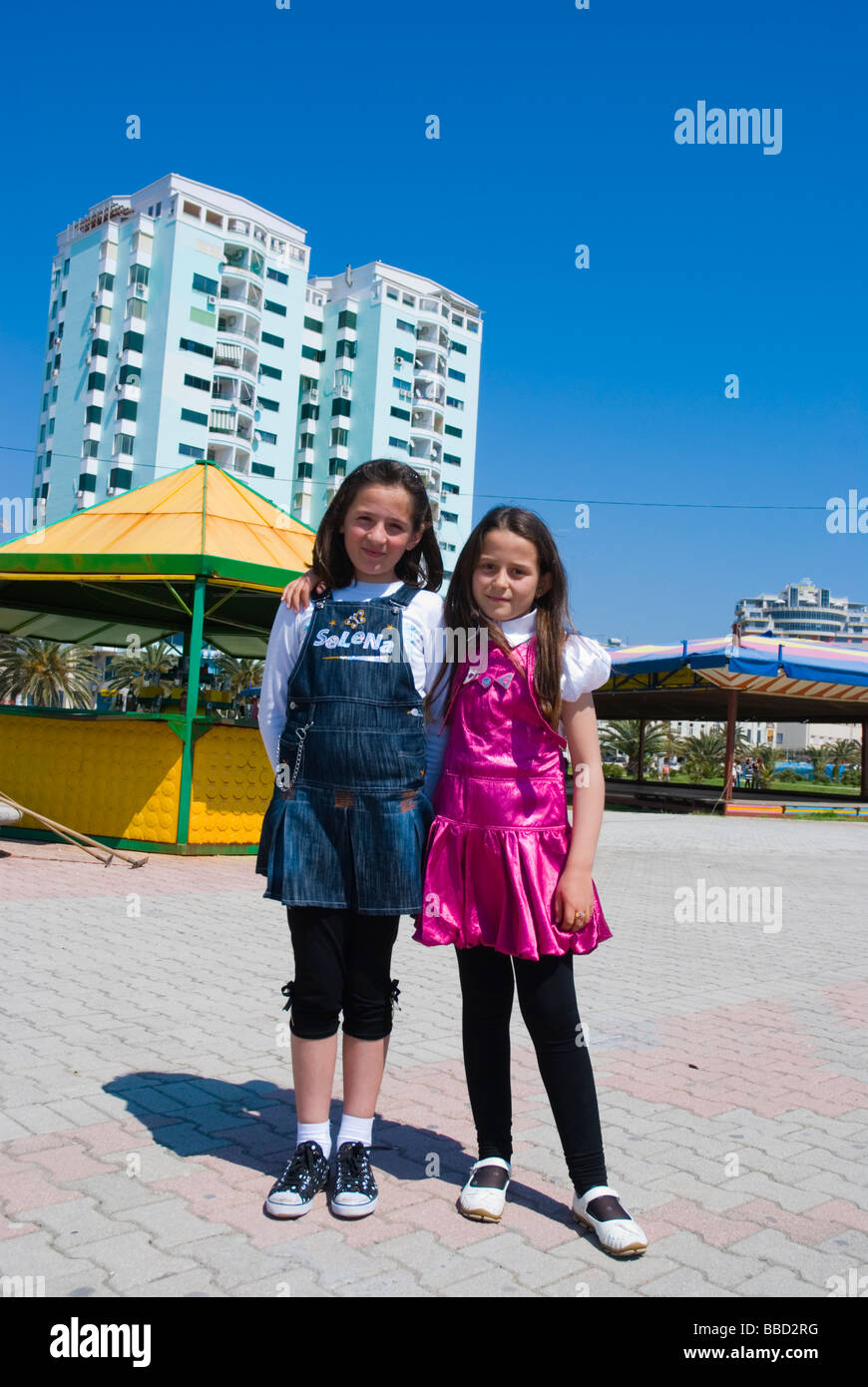 Filles albanaises dans Durres Albanie Europe Photo Stock - Alamy