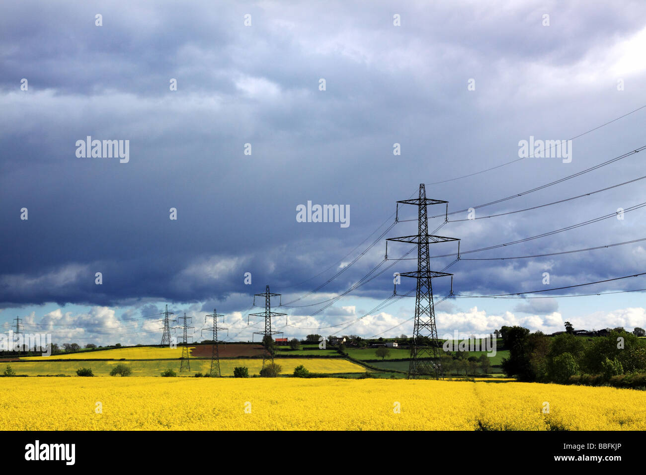 Pylons yorkshire Banque de photographies et d’images à haute résolution ...