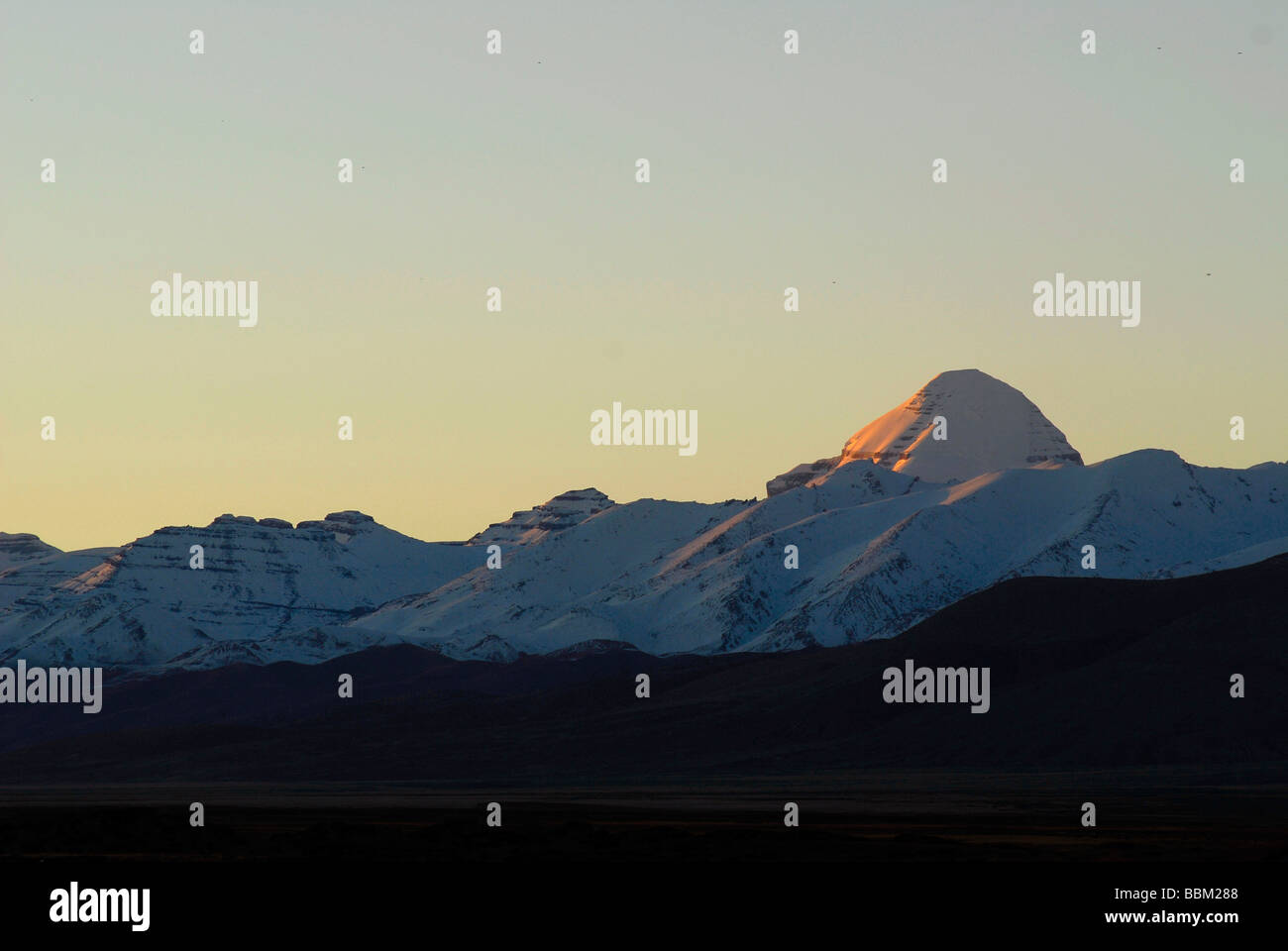 Mount kailash tibetan kang rinpoche Banque de photographies et d’images ...