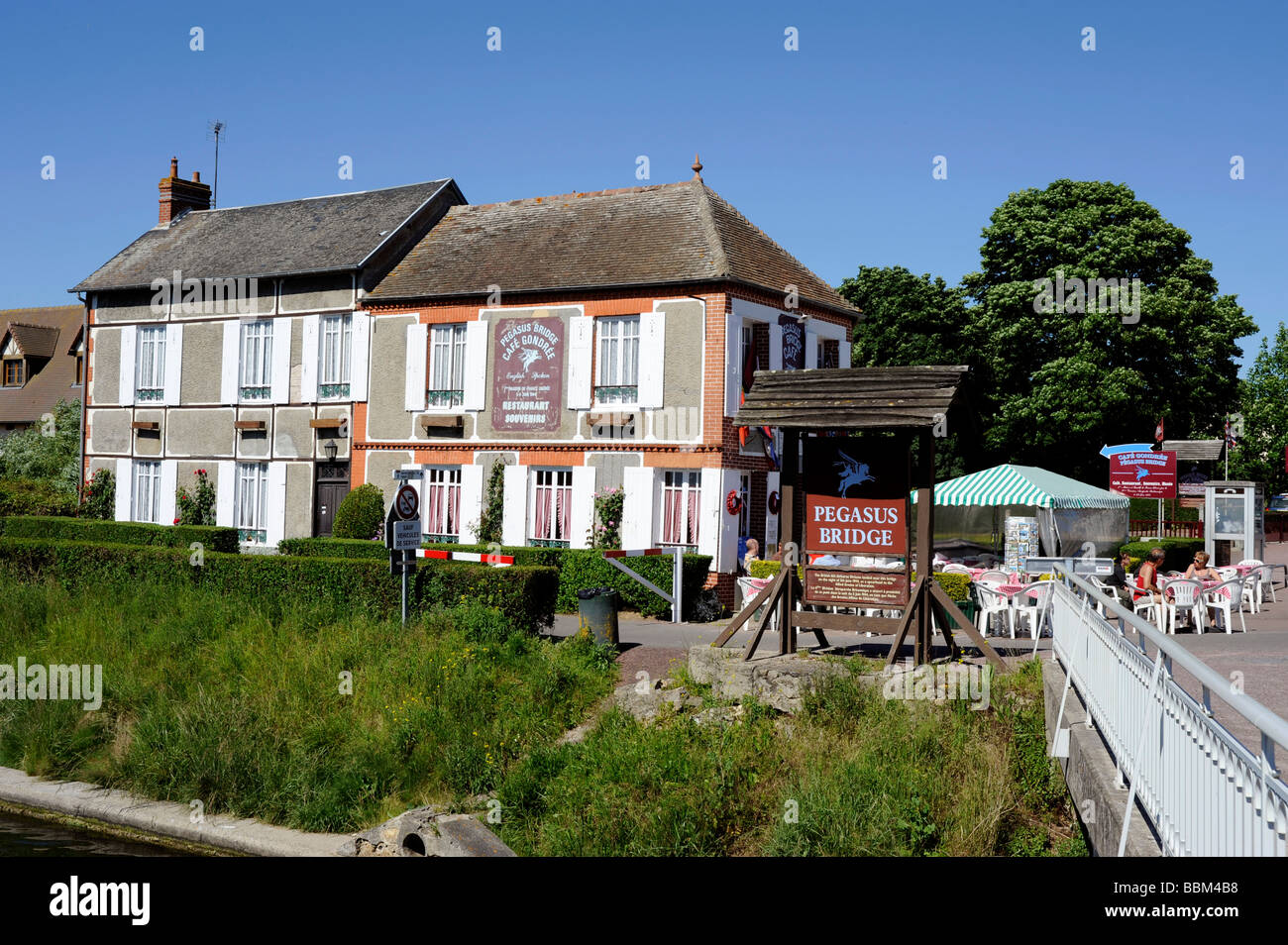 Cafe gondree Banque de photographies et d’images à haute résolution - Alamy