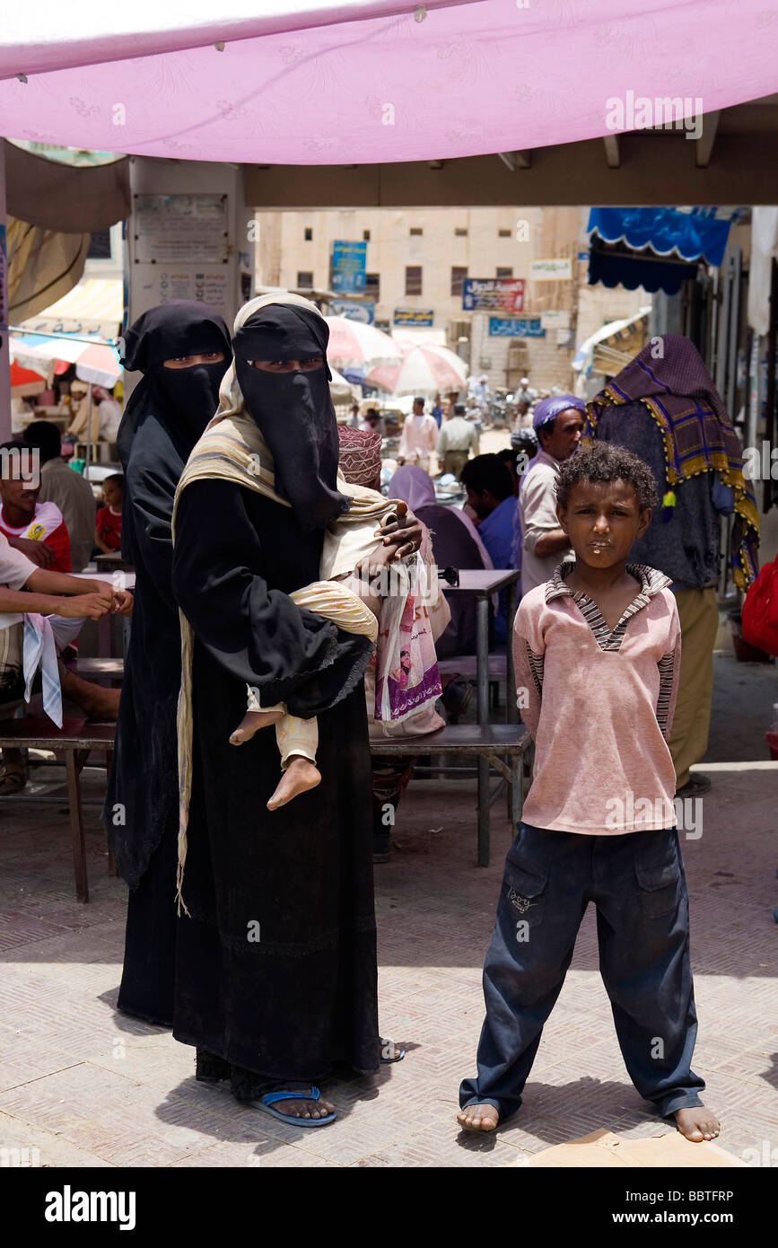 Yemenite woman Banque de photographies et d’images à haute résolution ...