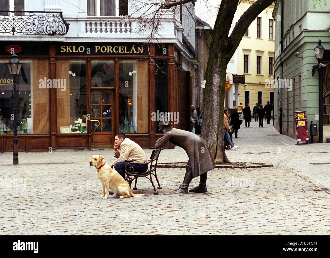Statue homme et chien Banque de photographies et d’images à haute ...