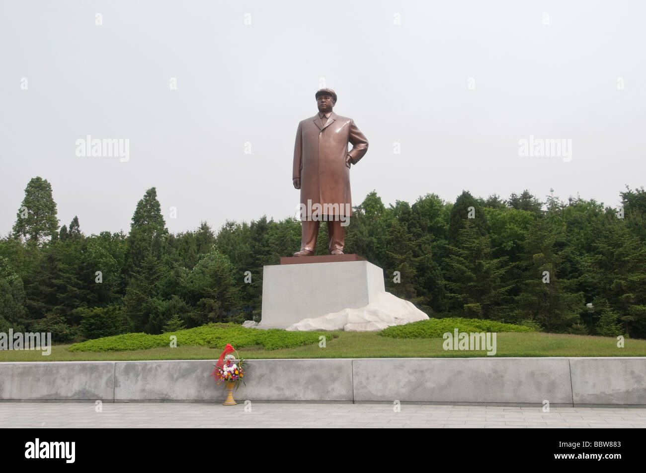 Kim Il Sung Statue Banque d'image et photos - Alamy