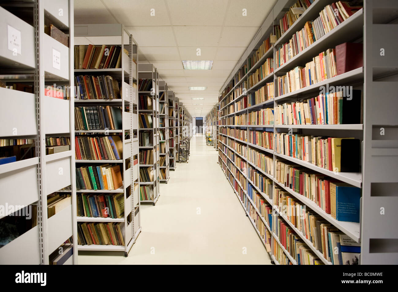 Library interior Banque de photographies et d’images à haute résolution ...