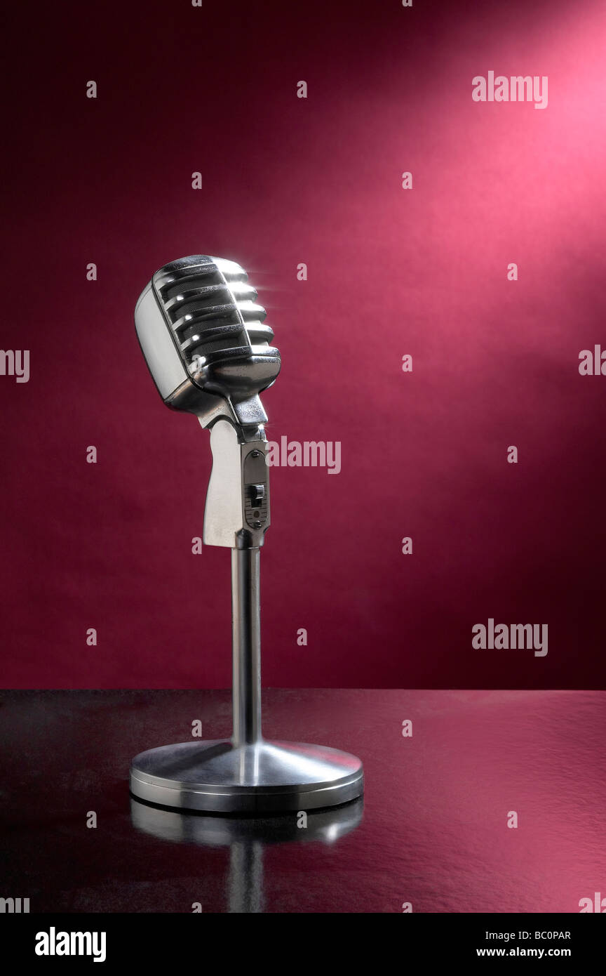 Old microphone Banque de photographies et d’images à haute résolution - Alamy