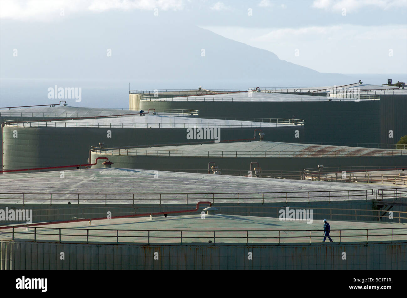 Oil terminals Banque de photographies et d’images à haute résolution ...