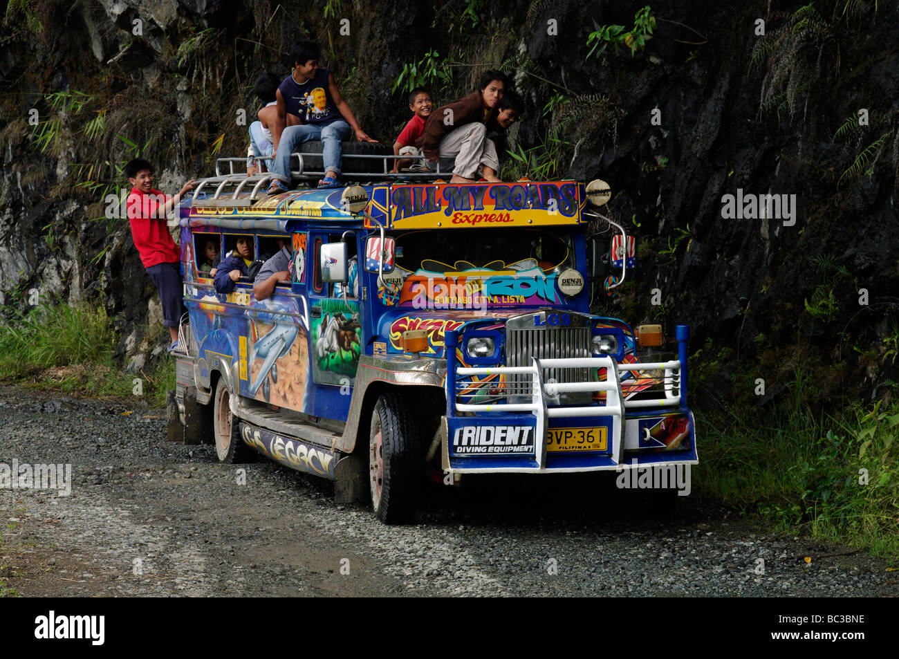 Jeepney philippines Banque de photographies et d’images à haute ...